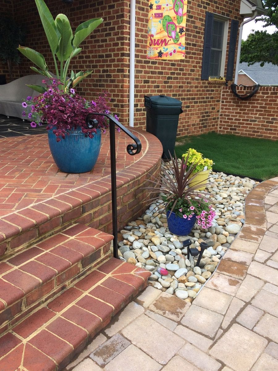 Steel Single-Post Handrail for Stairs for 1 to 2 Steps