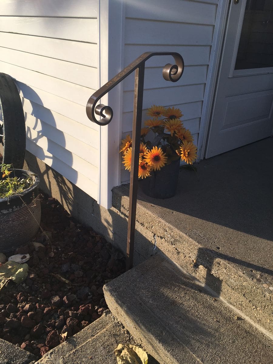 Steel Single-Post Handrail for Stairs for 1 to 2 Steps