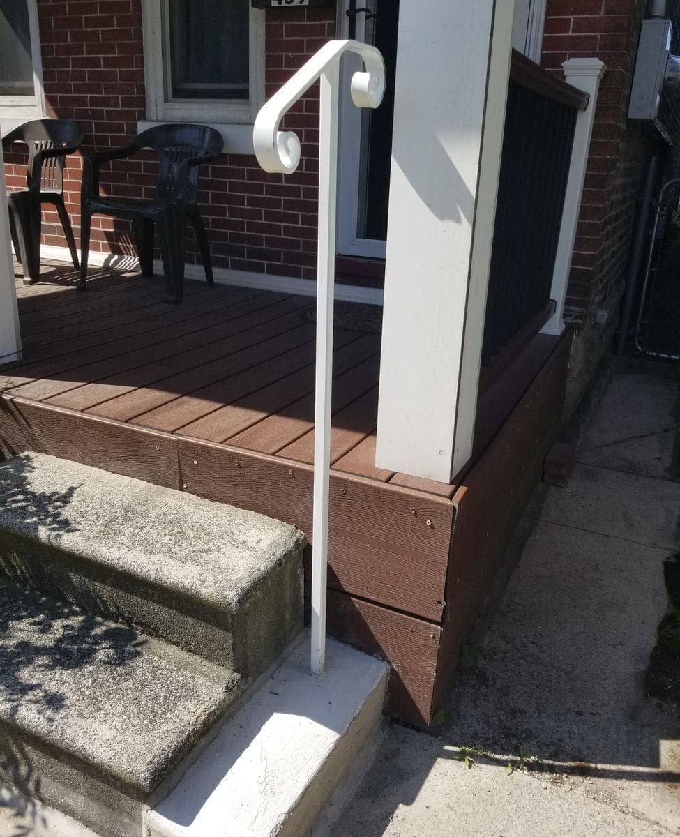 Steel Single-Post Handrail for Stairs for 1 to 2 Steps