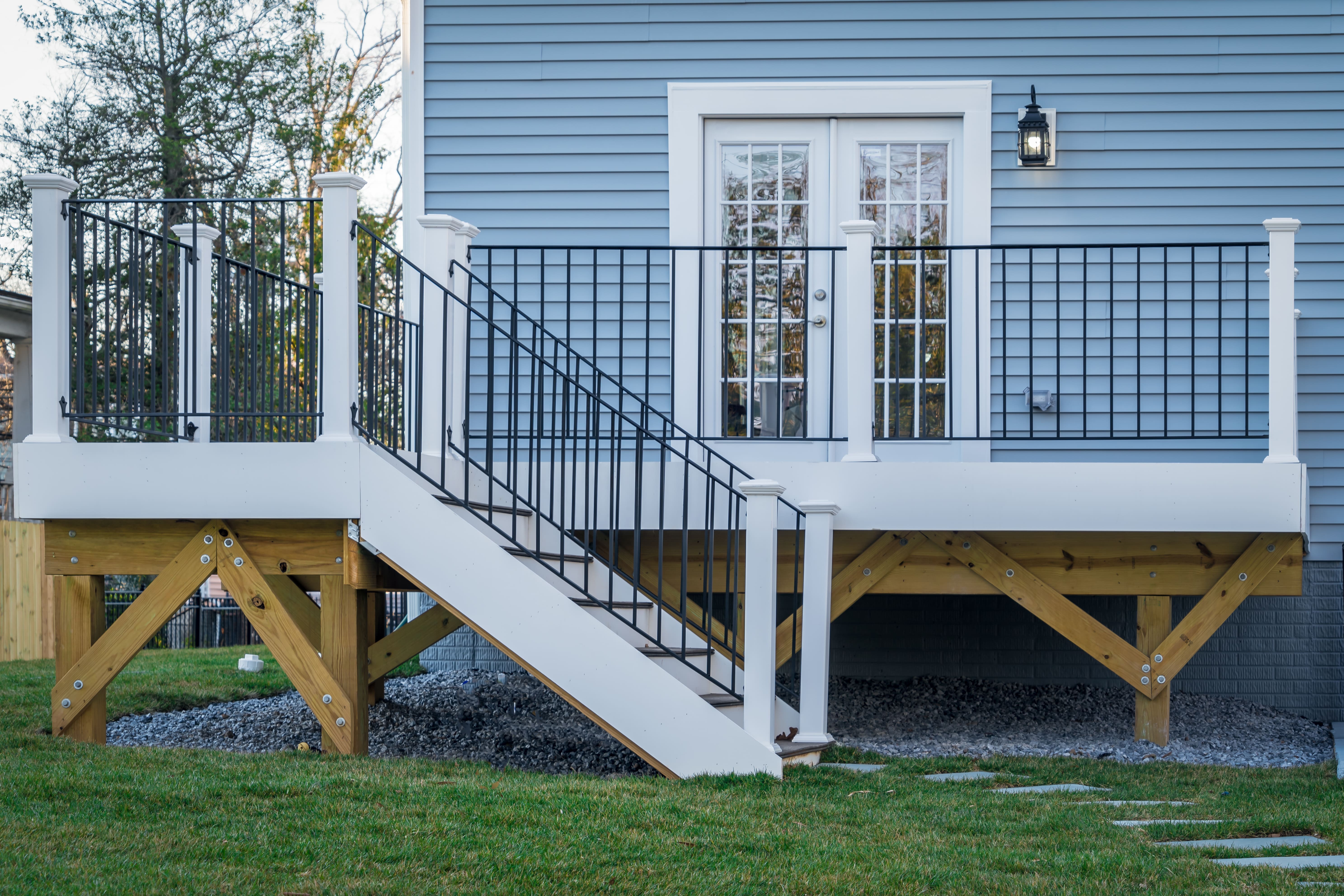 Key Factors When Planning Out Railing Systems for a Deck
