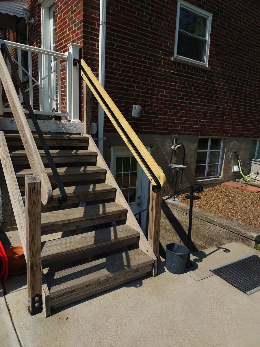EZ Rails - Gallery of EZ Rail Handrails Mounted on Stairs