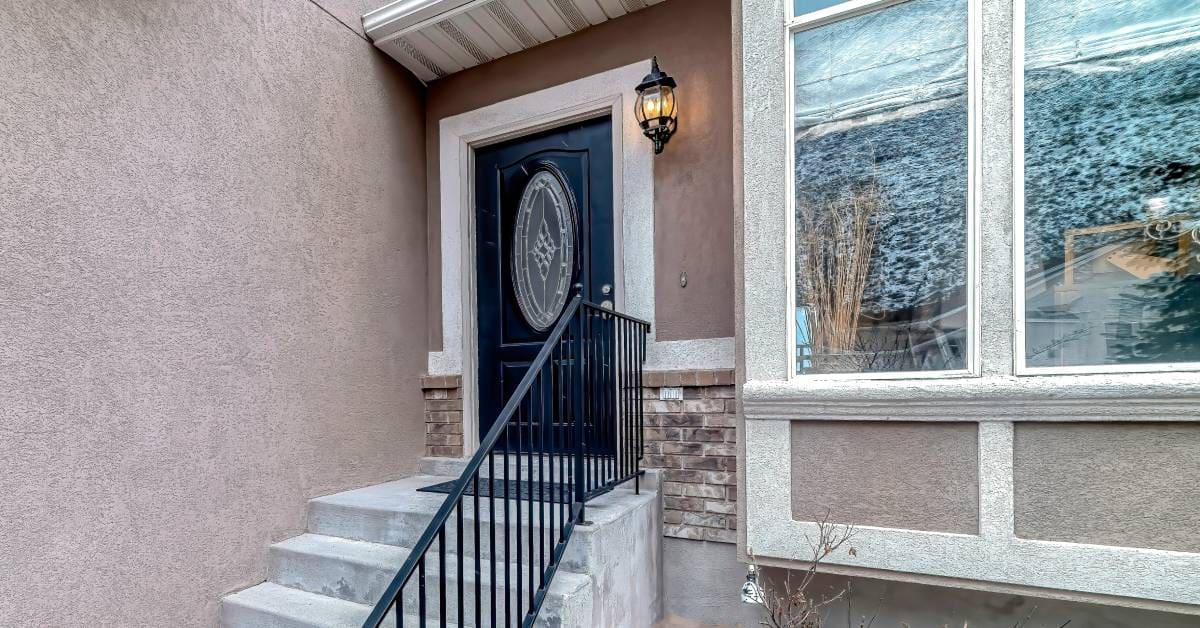 Why the Color of Your Handrail Should Match Your Door