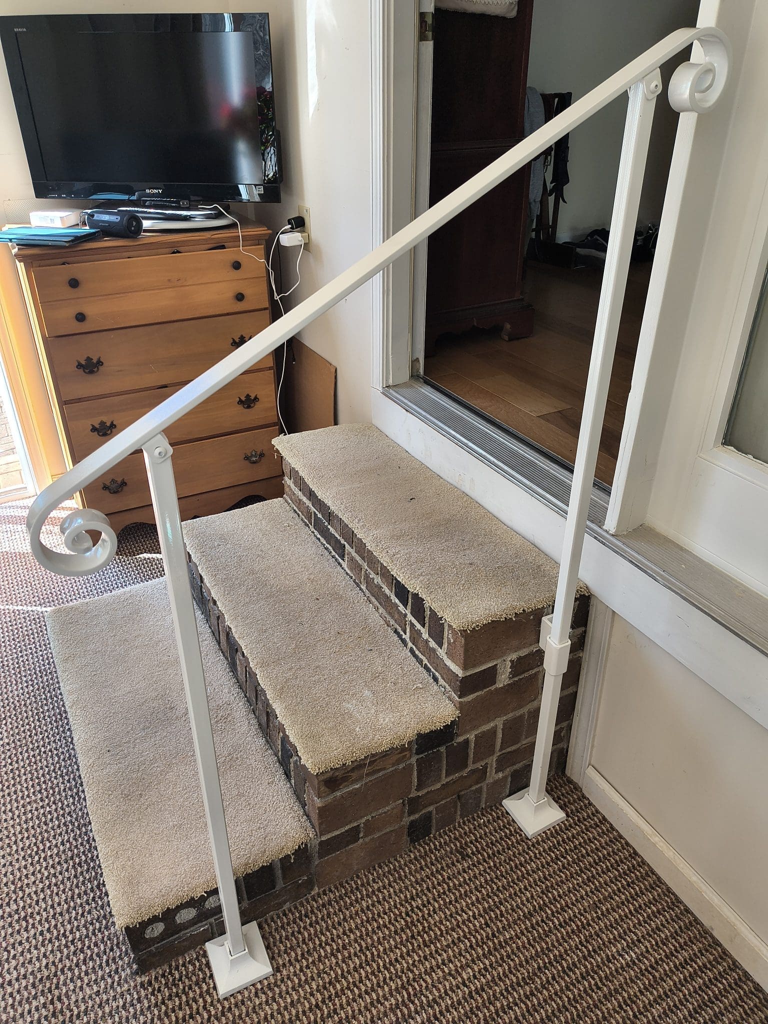 EZ Rails - Gallery of EZ Rail Handrails Mounted on Stairs